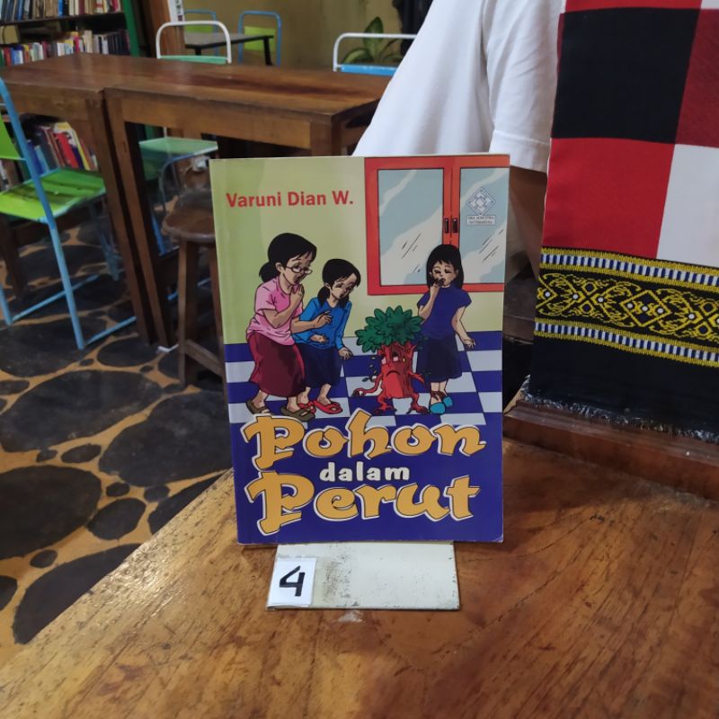 Jual BUKU POHON DALAM PERUT By Varuni Dian W | Shopee Indonesia