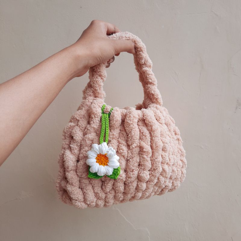Jual Fluffy Chunky Bag | Bulky | Mandu | Handbag / Shoulder / Slingbag | Hand knitting ...