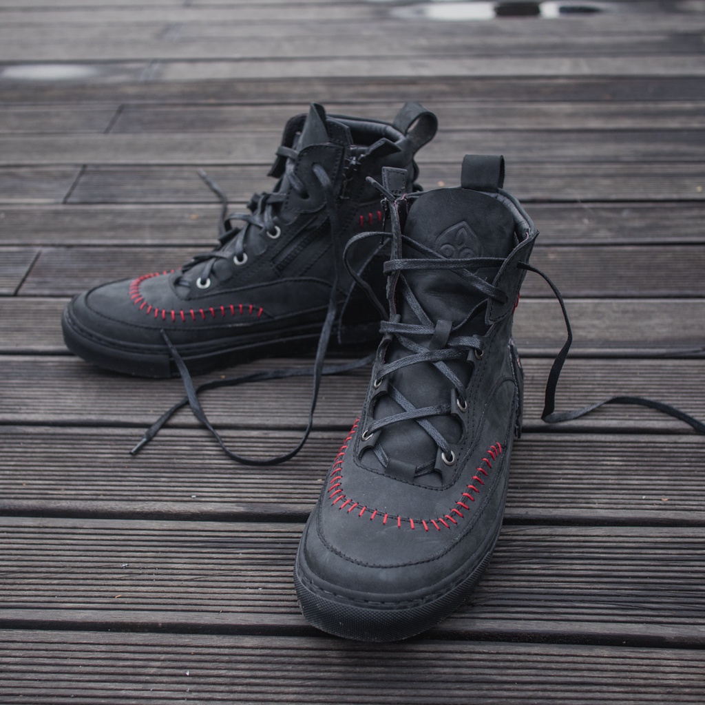 Jual Sepatu Sneakers Kulit Asli - Sisirangan Sneakers Hitop Black by ...