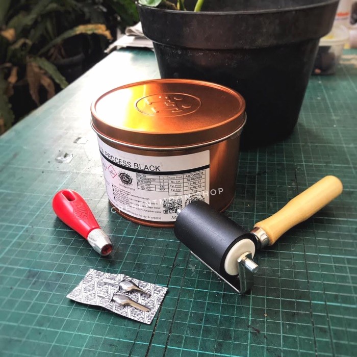 Jual Tinta Paket Alat Seni Grafis,Linocut,Karet Lino, Roll Karet,Cat ...