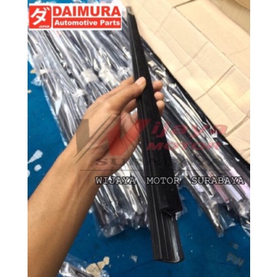 Jual Karet Pelipit List Lis Kaca Pintu Mobil Panther Lama Kotak Eceran ...