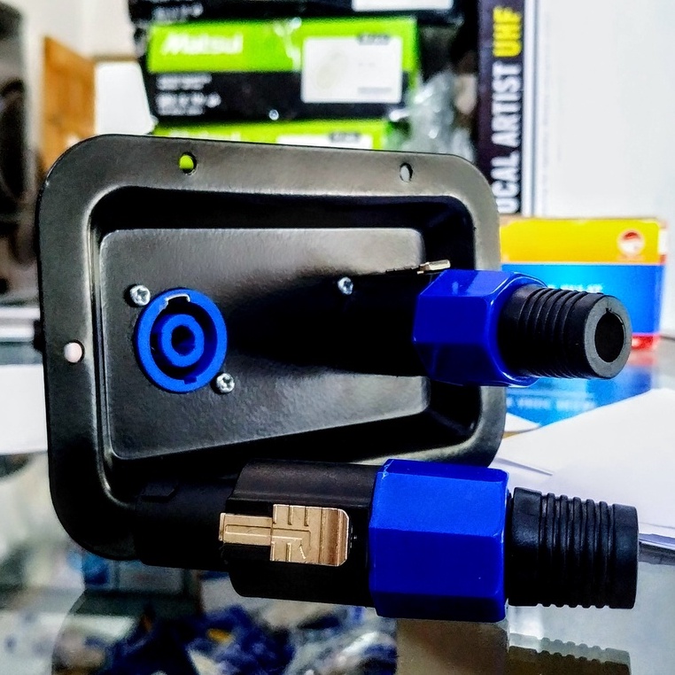 Jual satu set plat besi spikon dan socket speakon biru spicon plat ...
