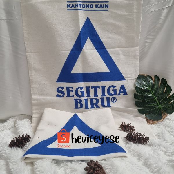 Jual 2 PC Karung Gandum Segitiga Biru Keadaan BARU / kandi / Karung ...