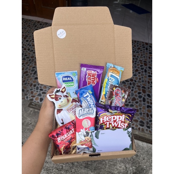 Jual HAMPERS SNACK BOX / GIFTBOX SNACK , / KADO SNACK BOX | Shopee ...