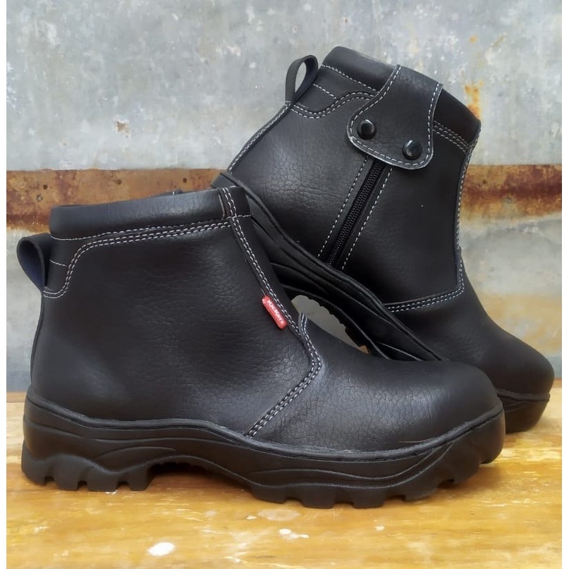Jual SEPATU SAFETY Boots Ujung Besi - Zipper Terbaru Kulit Sintetis ...