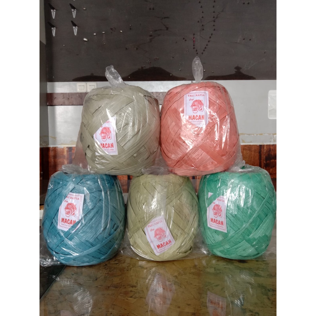Jual Tali Rafia 500 gram Warna Warni Merah Biru Hijau Hitam Putih ...