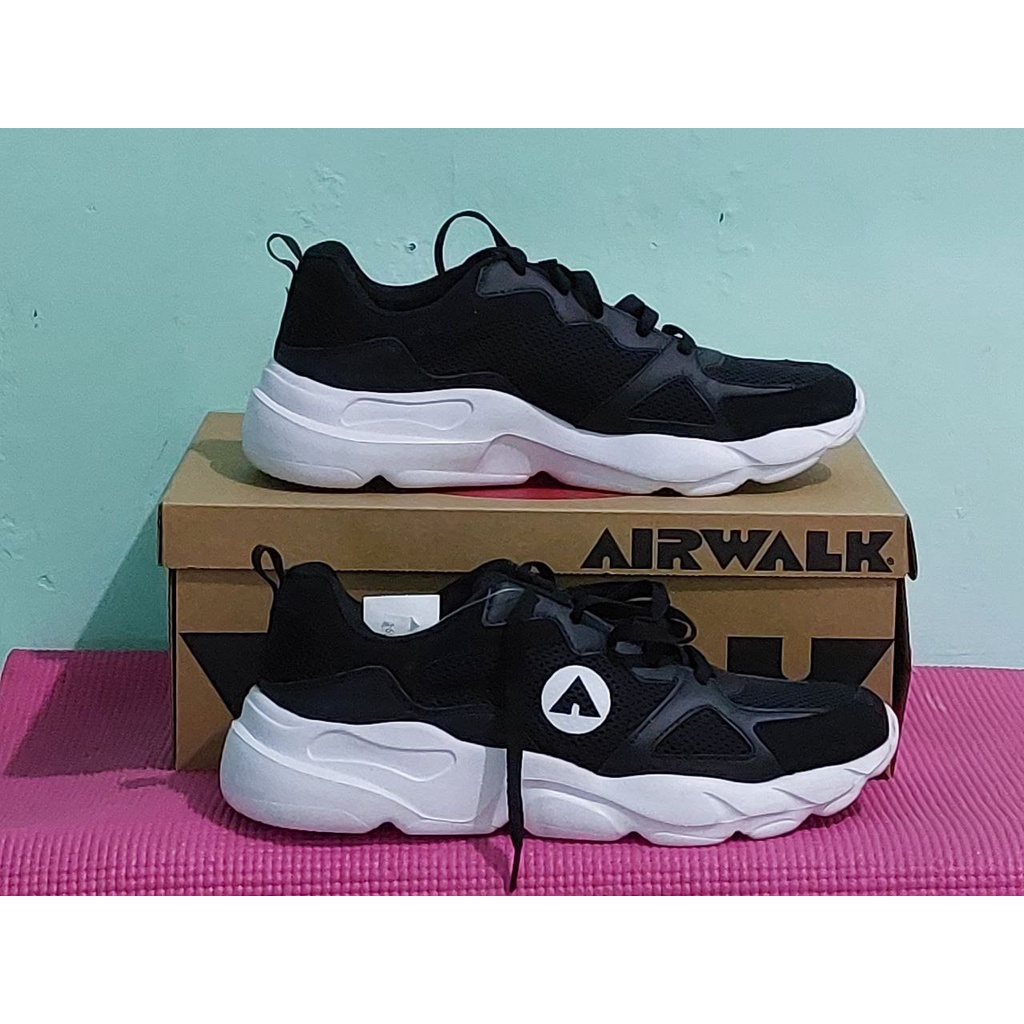 Jual Sepatu Lari Pria Airwalk Hitam Putih 100% Original | Shopee Indonesia