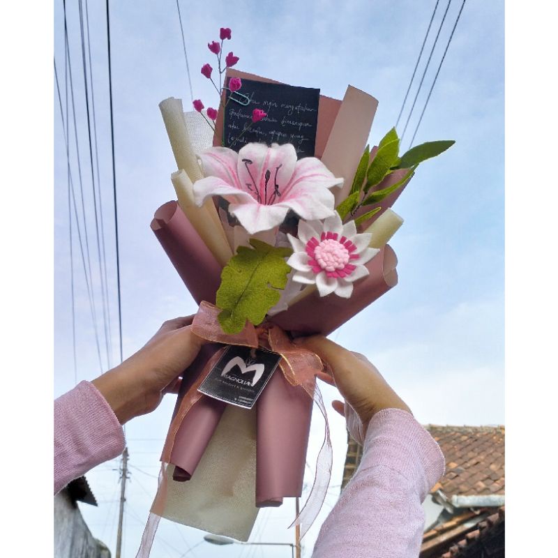 Jual Mini hand bouquet - Buket bunga lily - Hadiah sidang murah - Buket ...