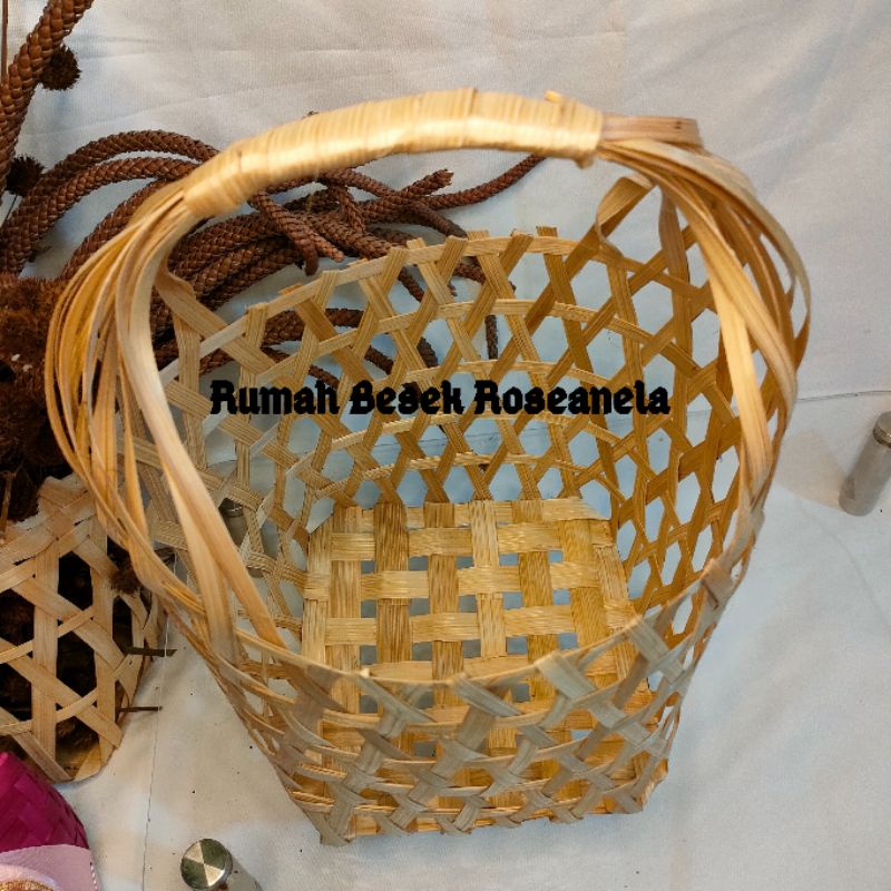 Jual Keranjang Anyaman Bambu Keranjang Hampers Natal | Shopee Indonesia