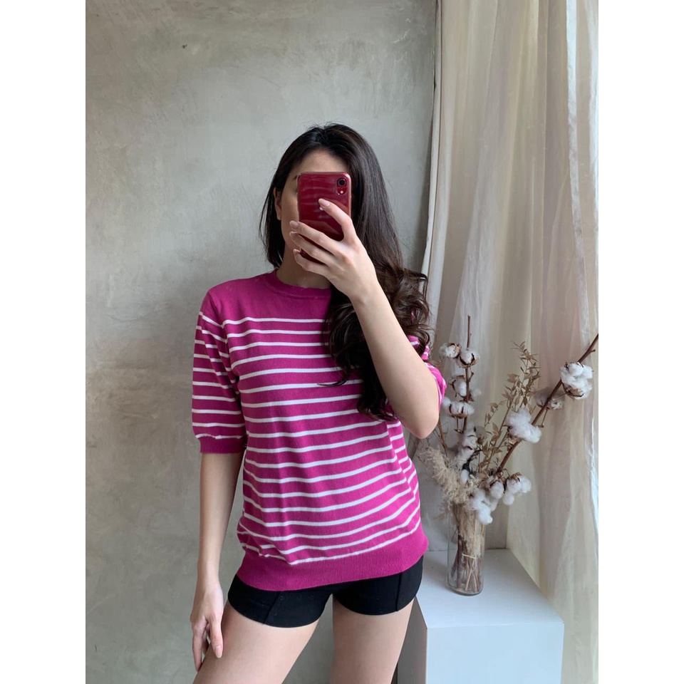 Jual Victoria Knit Top | Atasan Kaos Rajut Wanita Salur Korean Style Kekinian | Shopee Indonesia