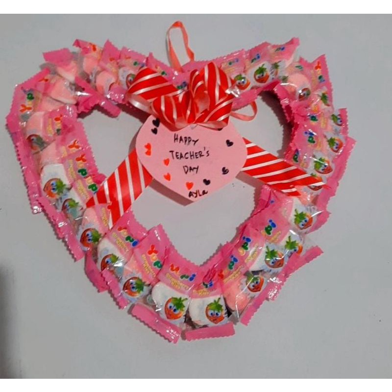 Jual Buket Love Dari Permen Bisa Untuk Kado Wisuda atau Sidang Skripsi ...