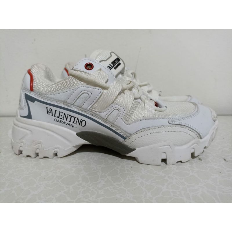 Jual Sepatu Valentino garavani made in italy (realpict) | Shopee Indonesia