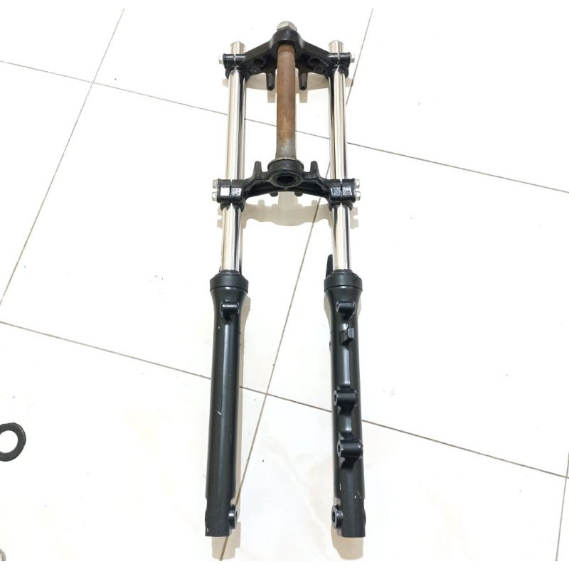 Jual Set Paket Sok Shockbreaker Depan As Tabung Set Segitiga Atas Bawah Suzuki Satria FU Lama ...