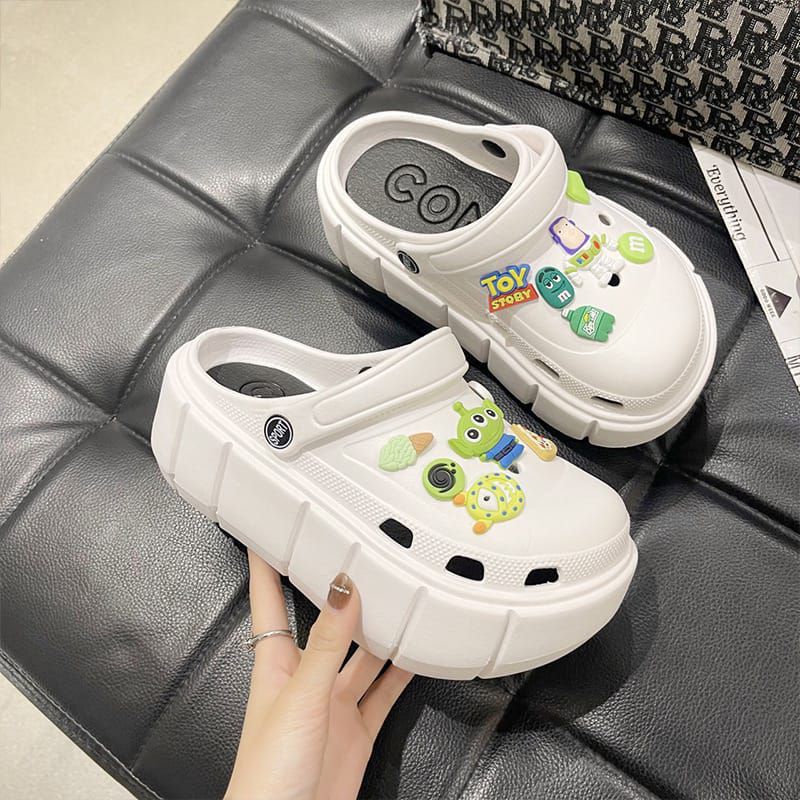 Jual Sandal Crocs Square Monster Inc X Toy Stor (preeloved) | Shopee ...