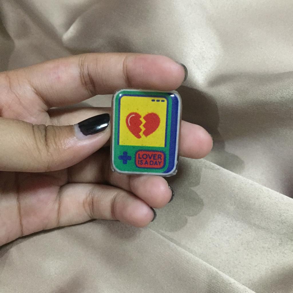 Jual (NEW) PIN ACRYLIC/ PIN AESTHETIC/ PIN TAS/ PIN KEKINIAN/ MURAH ...