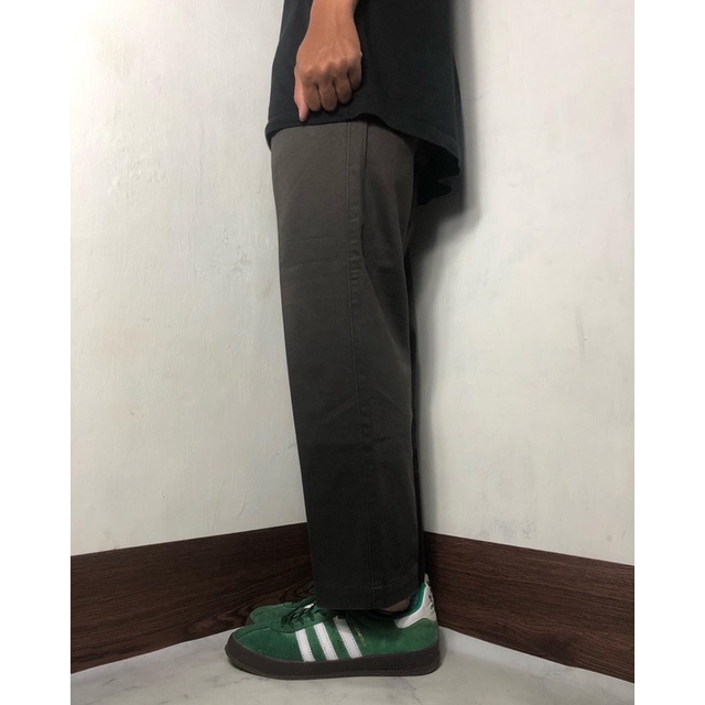 Jual (C9) CHINO UNIQLO DARK GREY | Shopee Indonesia