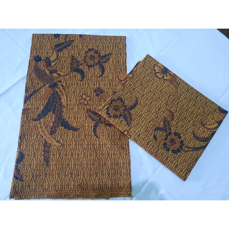 Jual Batik sogan klasik / jarik sogan / jarik solo / jarik wedding ...