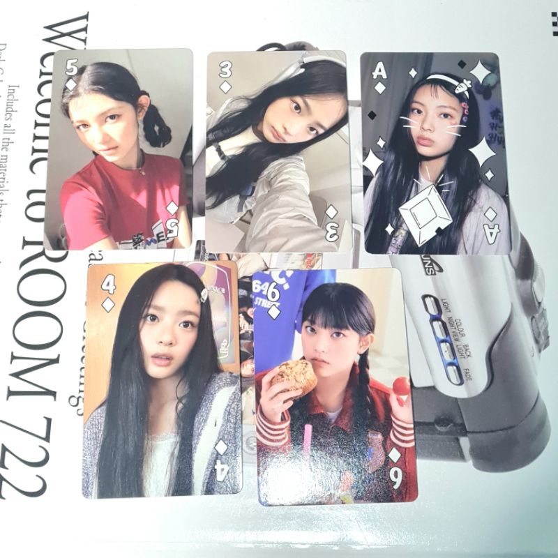 Jual NewJeans Photocard - Official from Season's Greetings 2023 Welcome ...