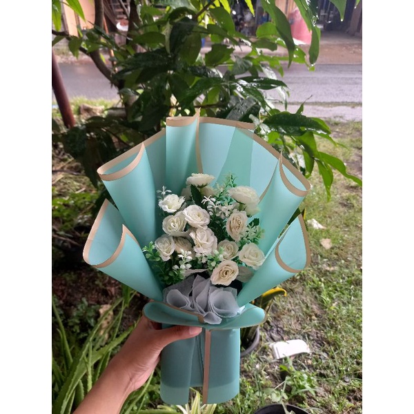Jual Bucket bunga mawar artifisal (bunga palsu) | Shopee Indonesia
