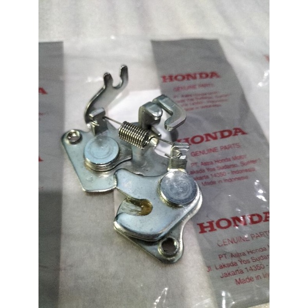 Jual cetekan kunci jok Genio beat new LED Scoopy new engsel jok Genio ...