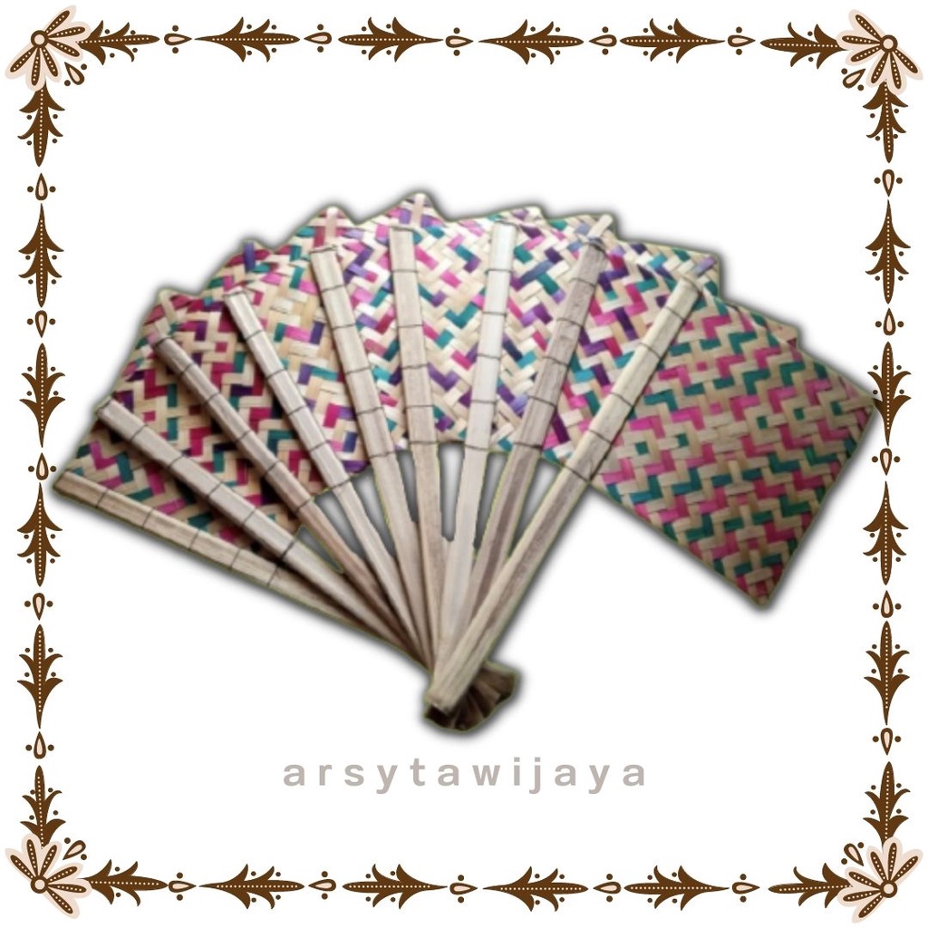 Jual kipas anyaman bambu berwarna / kipas tradisional / kipas bakaran ...