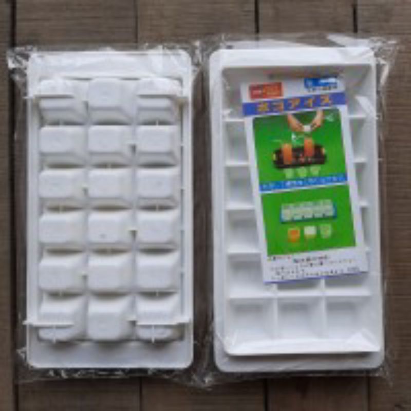Jual cetakan es batu kotak-kotak lobang 18 - ice batu balok plastik PUP ...