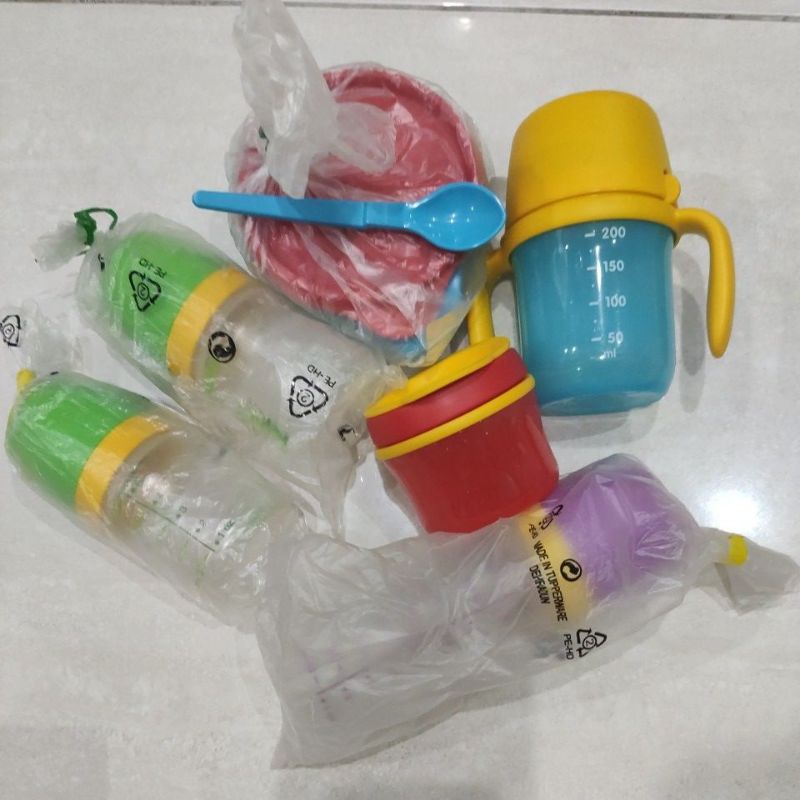 Jual twinkle tup tiwi todz Tupperware cocok untuk kado/gift bundle ...