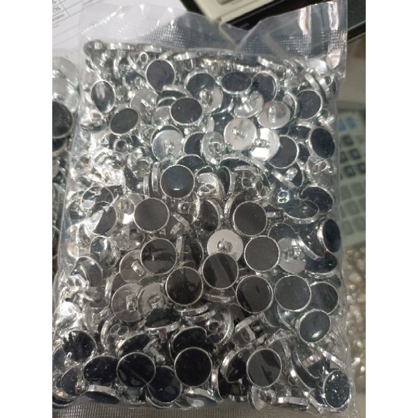 Jual Mutiara datar silver hitam diameter 13 /15 milimeter kancing ...