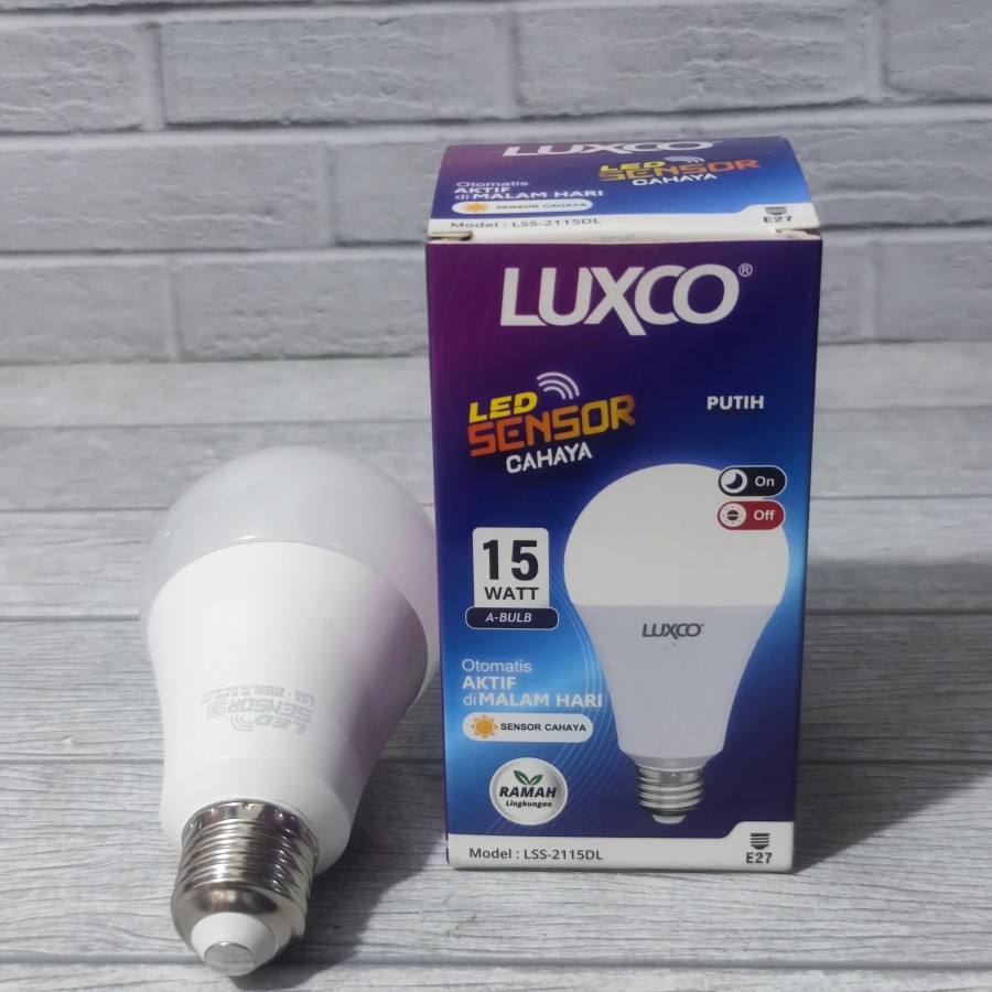 Jual LUXCO LAMPU LED SENSOR CAHAYA 15W CAHAYA PUTIH LIGHT SENSOR | Shopee Indonesia