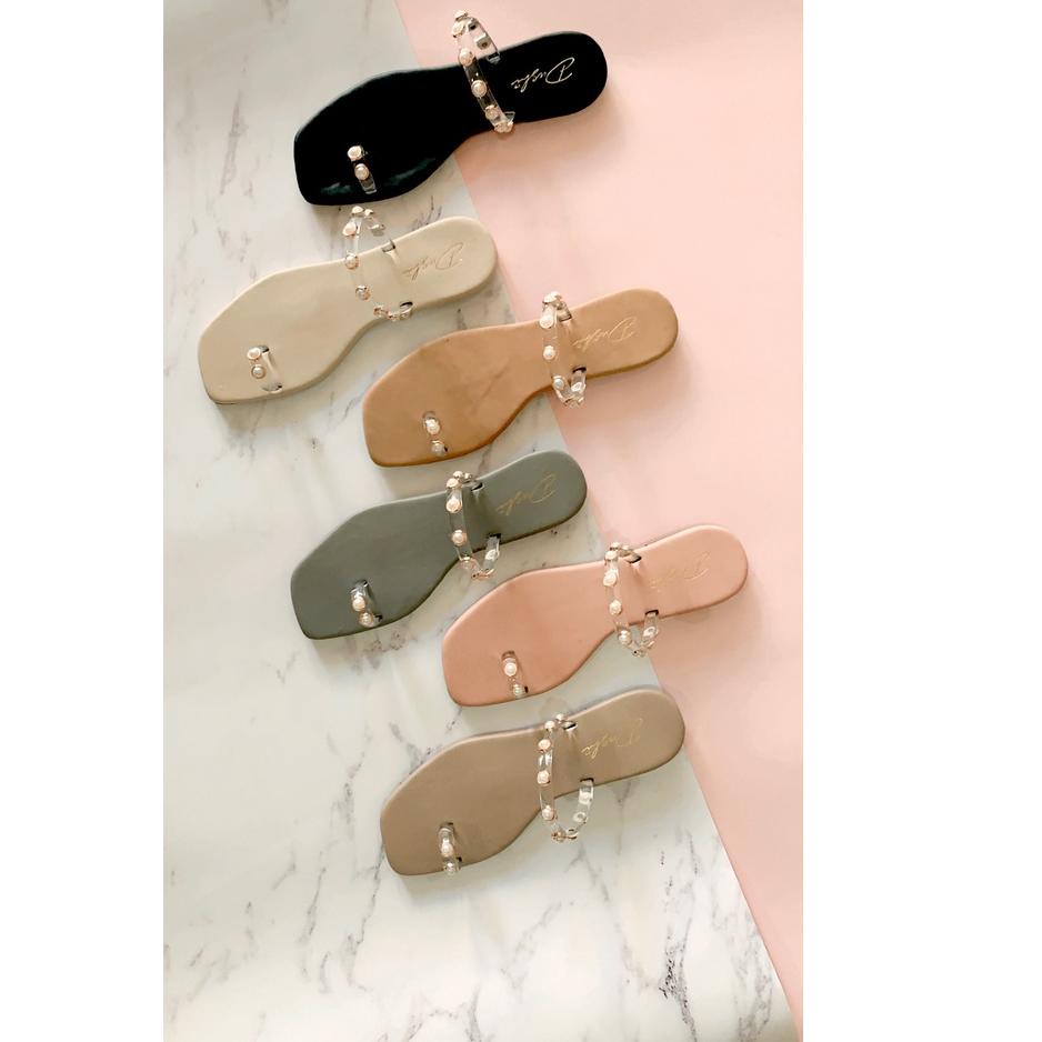 Jual Tren Terbaru Sophia - Sendal flat wanita teplek keren | Shopee ...