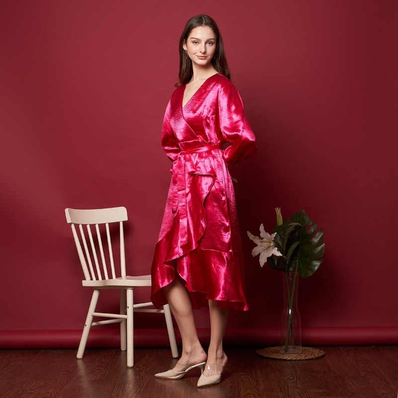 Jual Lisa Dress - Satin Dress - Fuchsia | Shopee Indonesia