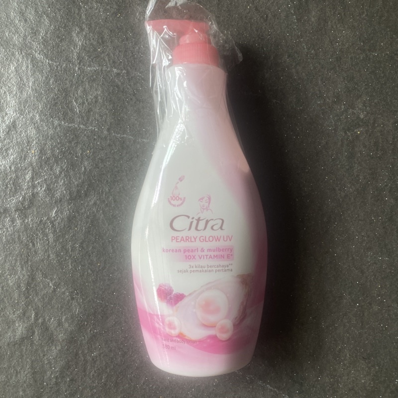 Jual Citra Pearly Glow Uv Body Lotion 380ml | Shopee Indonesia