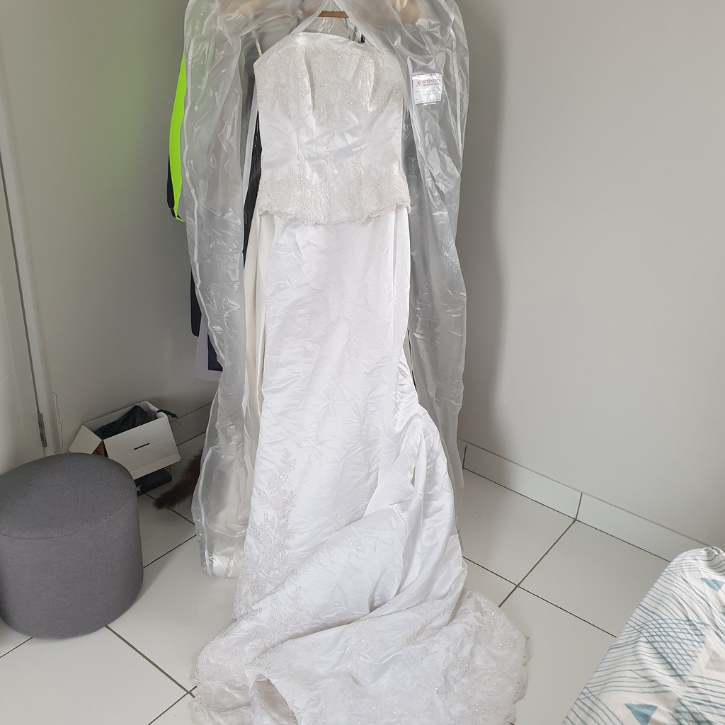 Jual Preloved wedding dress mermaid shape gaun pengantin model duyung ...