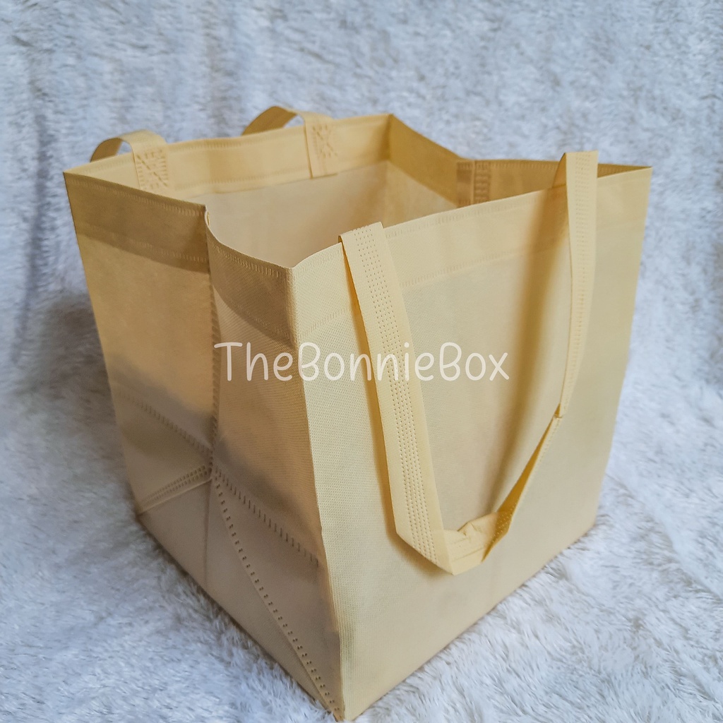 Jual Tas spunbond kain box goodie bag souvenir hajatan 22 X 22 X 25 CM | Shopee Indonesia