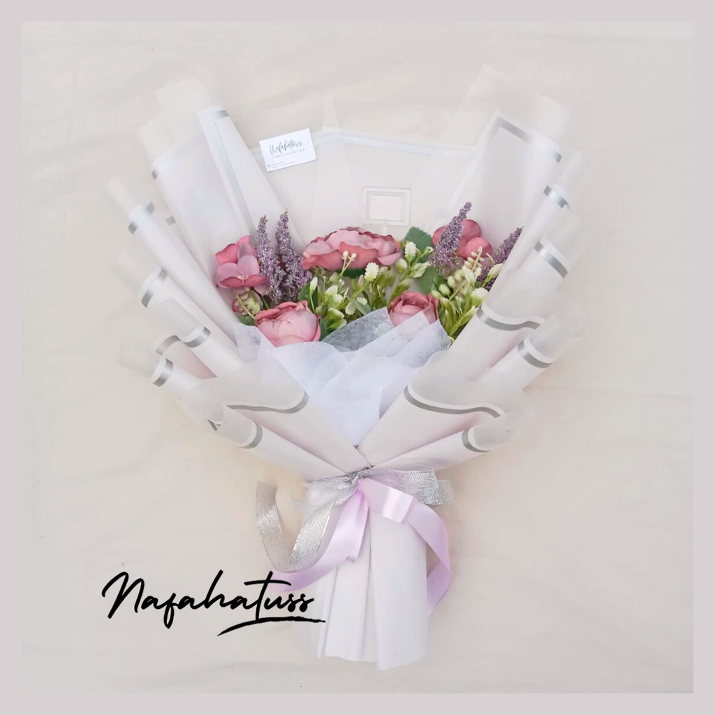 Jual BOUQUET BUNGA ARTIFISIAL DELIA - BUKET BUNGA KADO WISUDA | Shopee ...