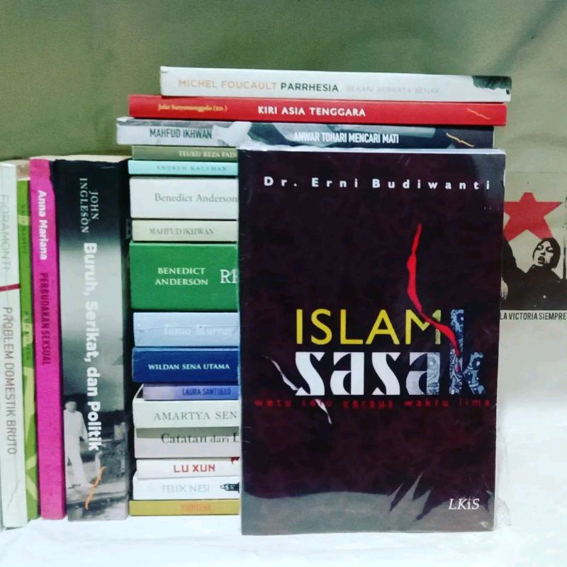 Jual Islam Sasak: Wetu Telu versus Waktu Lima by Dr. Erni Budiwanti | Shopee Indonesia