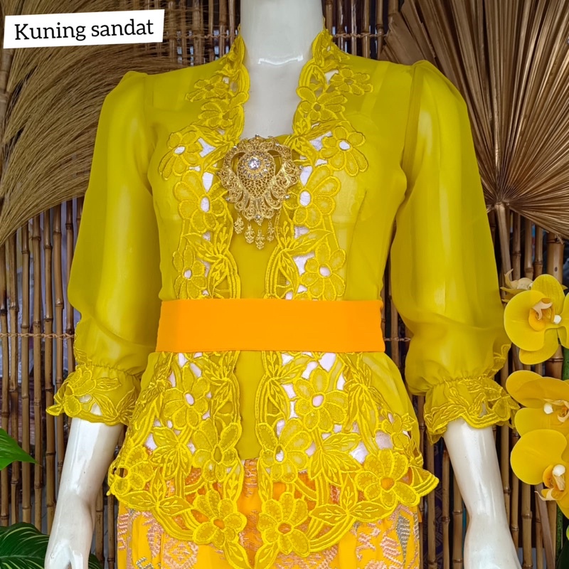 Jual Kebaya jadi bordir motif kerawang bunga tangan karet SPECIAL ...