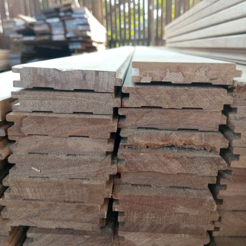 Jual PAPAN LAMBERSERING PLAFON KAYU BENGKIRAI FJL 1,5 x 8 x 360 - 400 ...