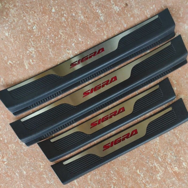 Jual Silplate sill plate injakan pintu samping hitam mobil DAIHATSU ...