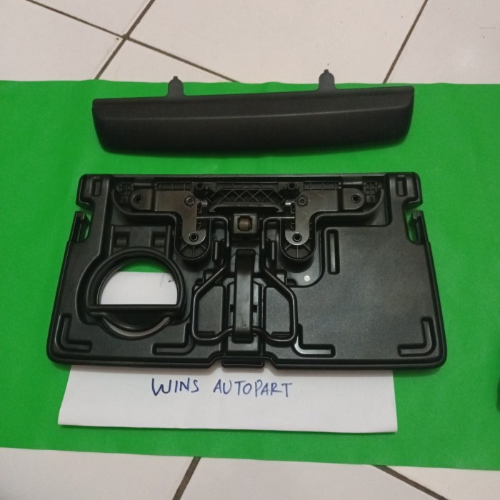 Jual Original Holder Tatakan Meja Makan +Panel Jok Innova Reborn ...