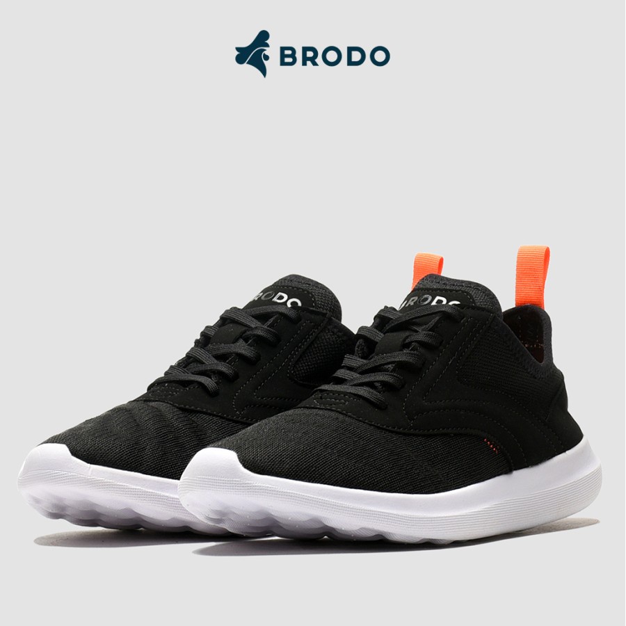 Jual Bonus Kaos Kaki - BRODO Sneakers Active Kaze Racer Black White WS ...