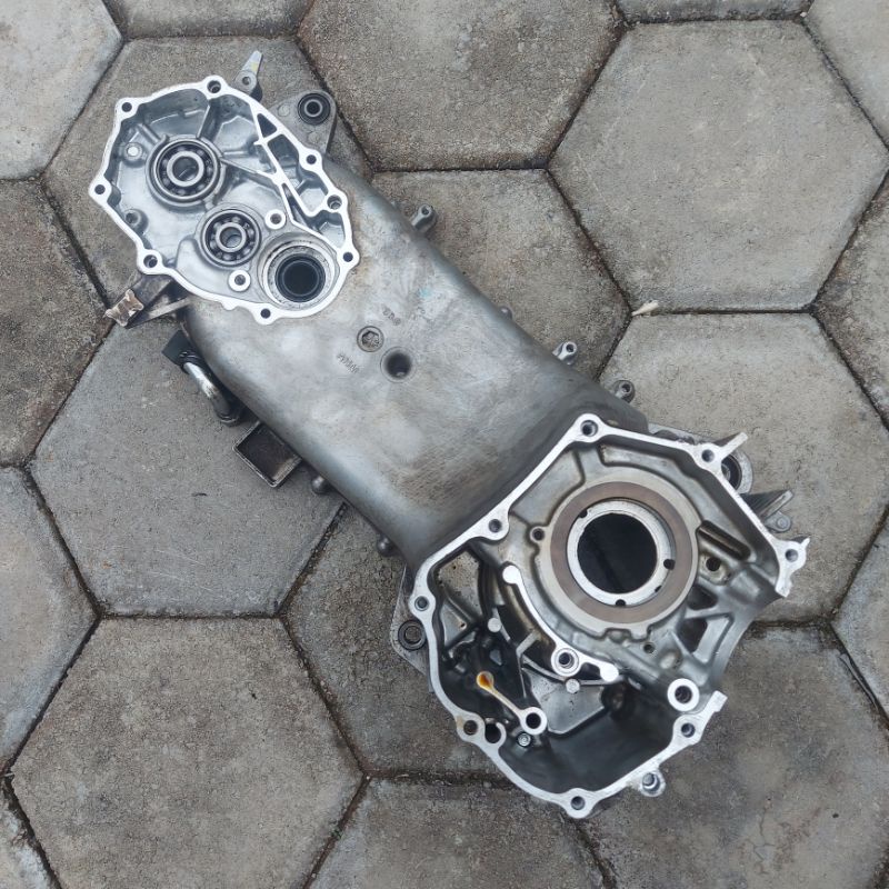 Jual CRANKCASE BLOK KALTER TENGAH KIRI NOMER MESIN GENIO BEAT DELUXE ...