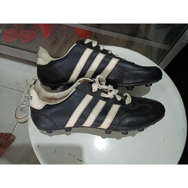 Jual sepatu bola second | Shopee Indonesia
