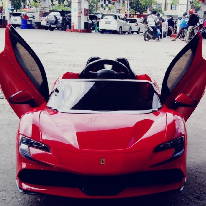 Jual Mainan Mobil Anak Listrik Remote Aki Ferrari varsa SF90 Stradale ...
