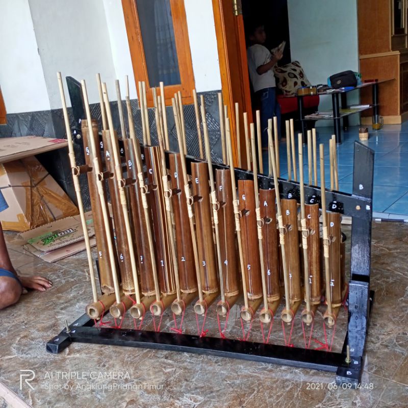 Jual Angklung pengamen minimalis 12 nada 2 tabung bambu hitam, nada ( G ...