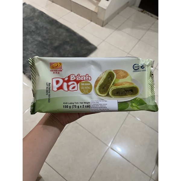 Jual Banh Pia Chay Pia Cake Durian Vietnam 400g Bakpia Durian Tan Hue ...