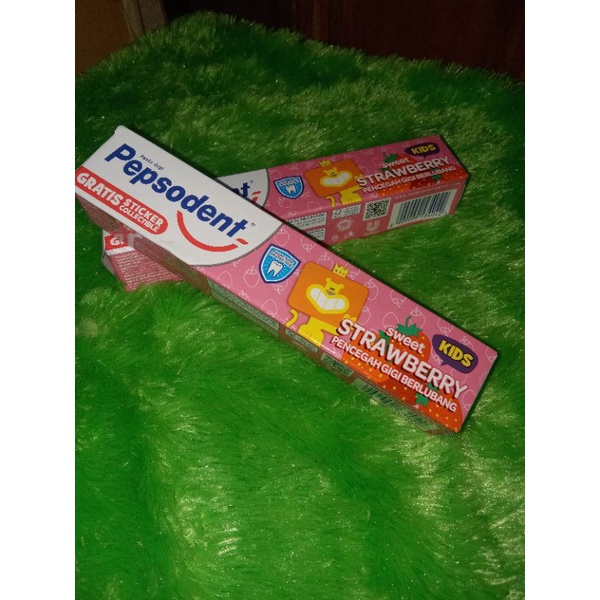 Jual Pasta gigi Pepsodent anak Strawberry (gratis sticker collectible ...