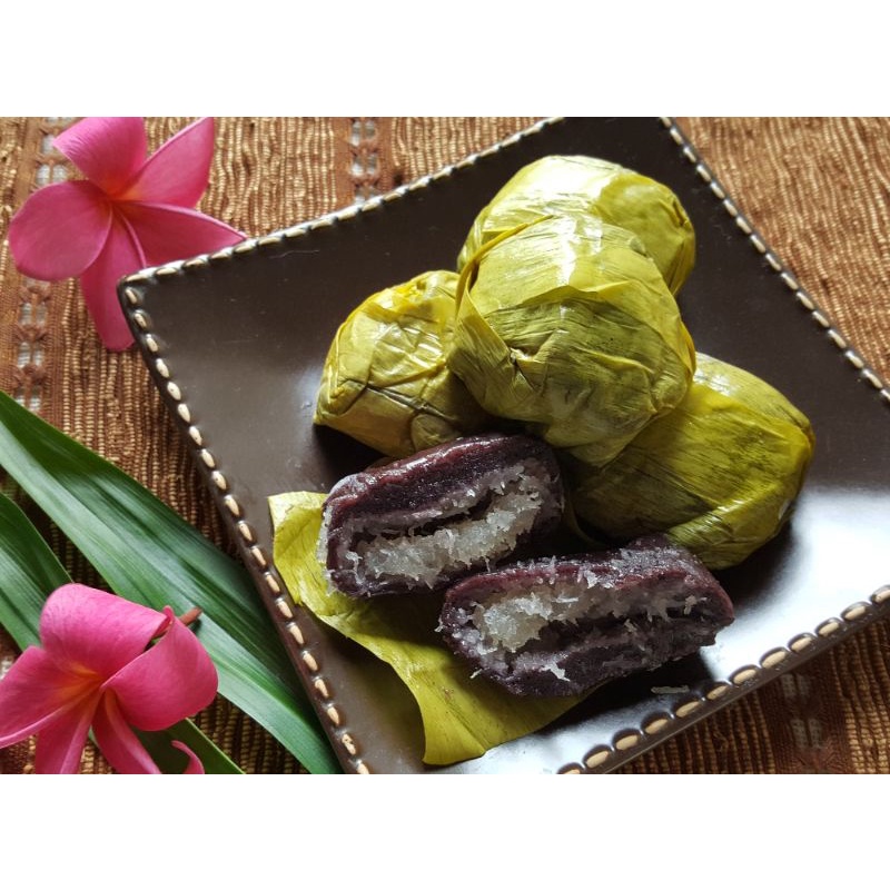 Jual Lapek Bugih/ Lepat Bugis Kue Tradisional Khas Minangkabau | Shopee ...