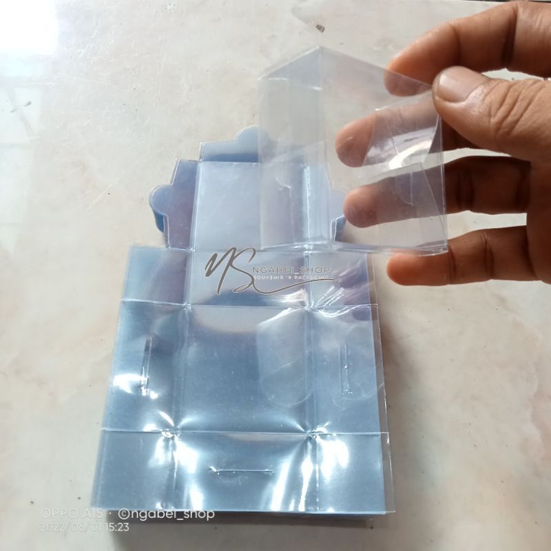 Jual 50 Lembar Box Mika Ukuran 5,5x5,5x3cm - Box Mika Souvenir Handuk ...