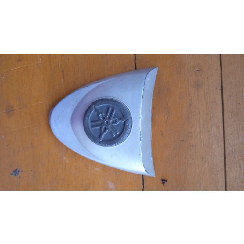 Jual emblem dasi logo yamaha f1zr fis r original copotan murah | Shopee ...